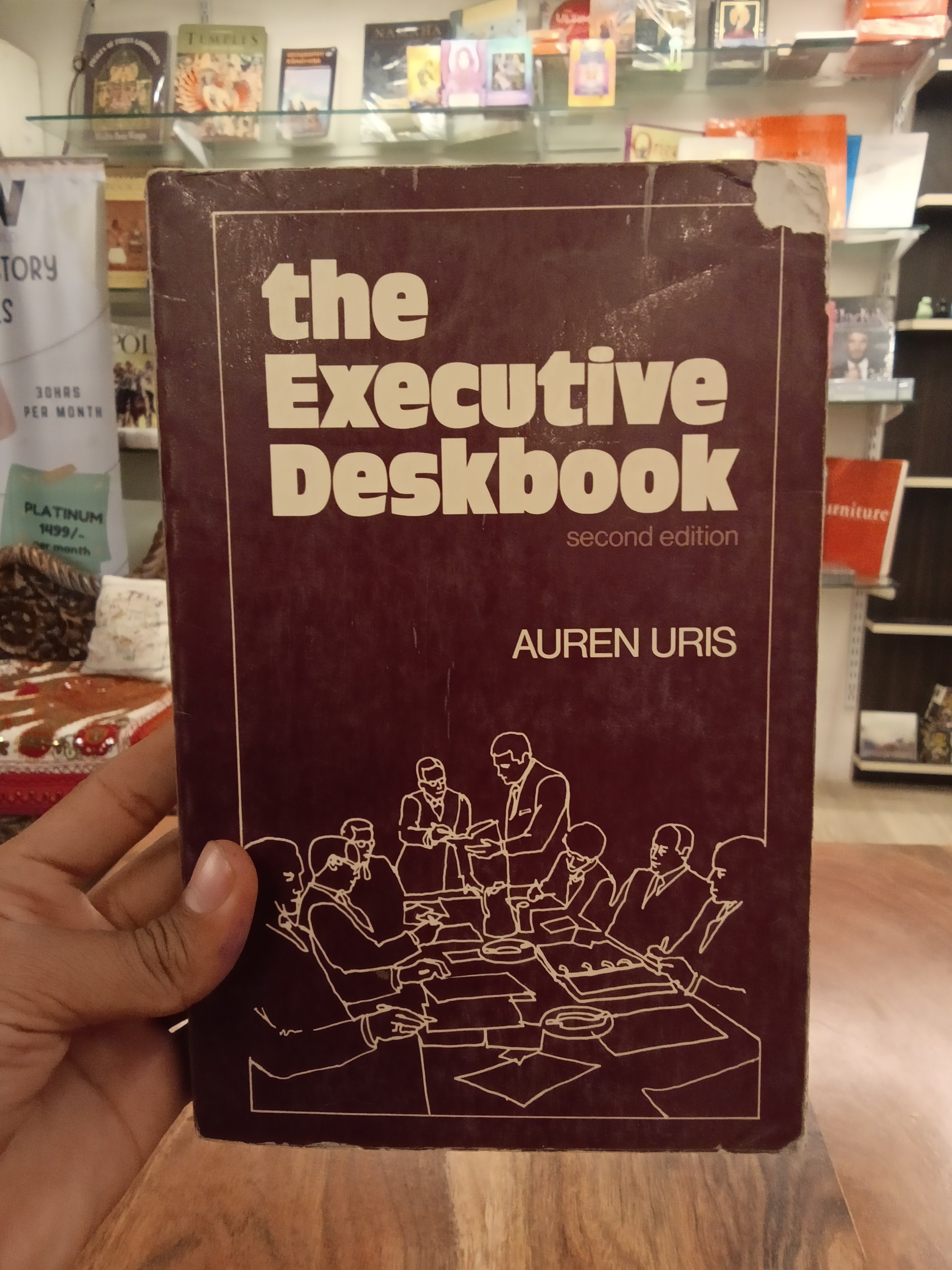 The executive deskbook – NEW BOOK WORLD